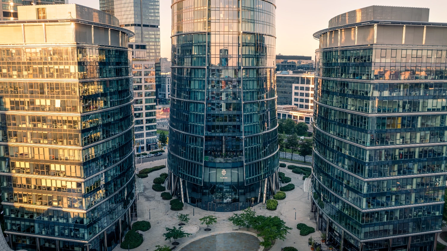 Frontex prolongs 21,500 sqm office lease at Warsaw Spire B | NEWS ...